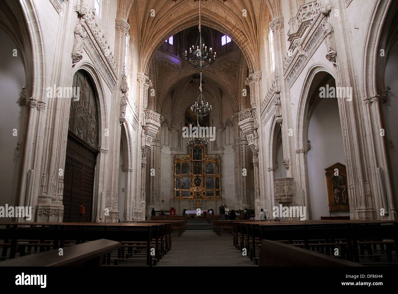 Catholic church nave 1400s hi-res stock photography and images - Alamy