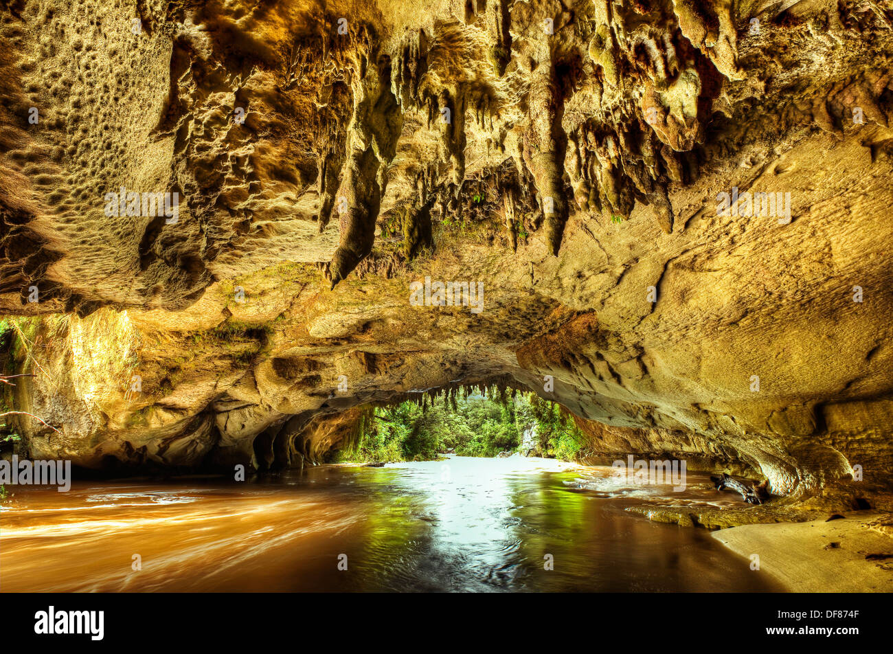 Limestone arch moria gate hi-res stock photography and images - Alamy