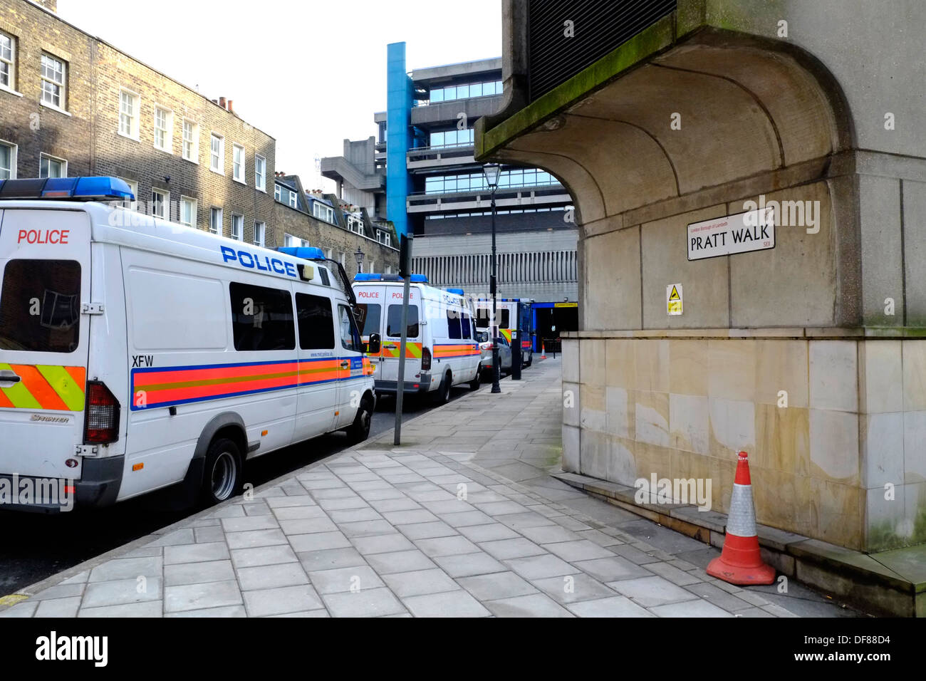 Metropolitan police london lambeth hi-res stock photography and images ...