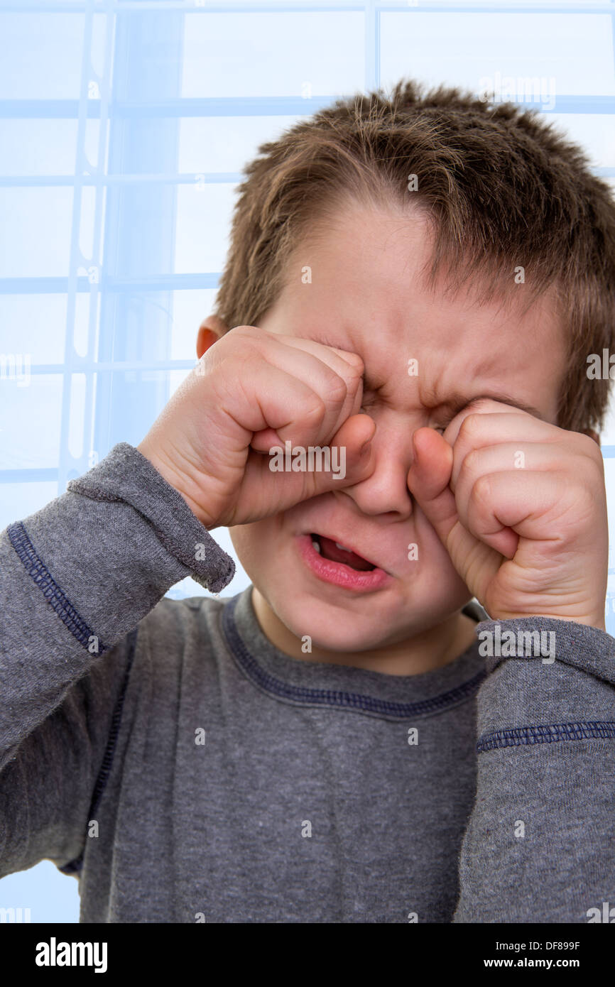 Child with concerned face hi-res stock photography and images - Alamy