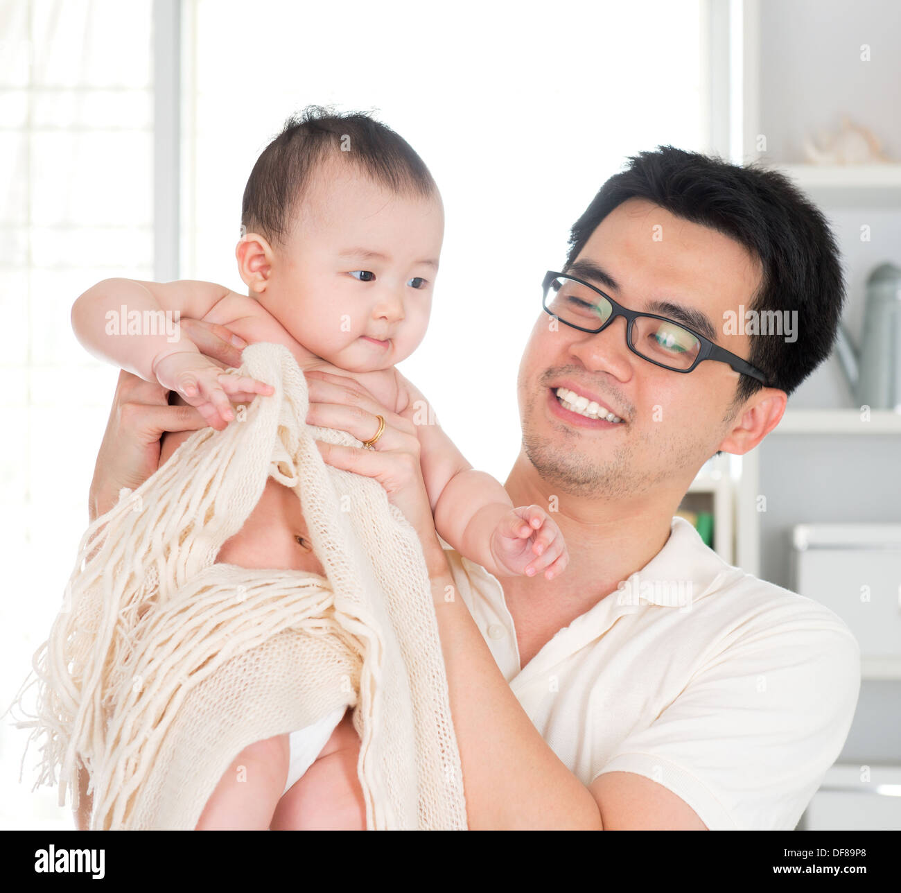 Chinese father with baby daughter hi-res stock photography and images ...