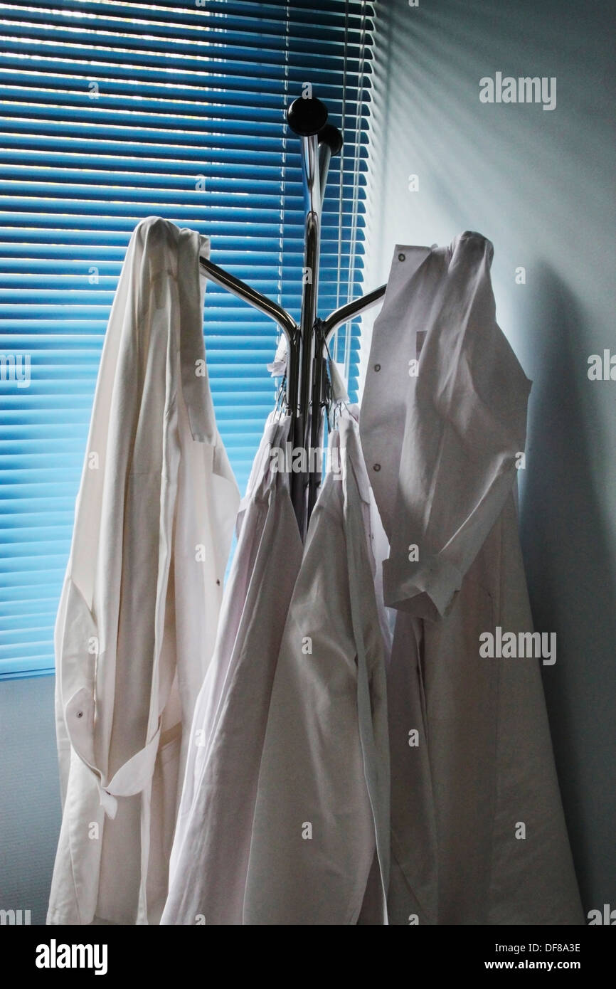 White coat hi-res stock photography and images - Alamy