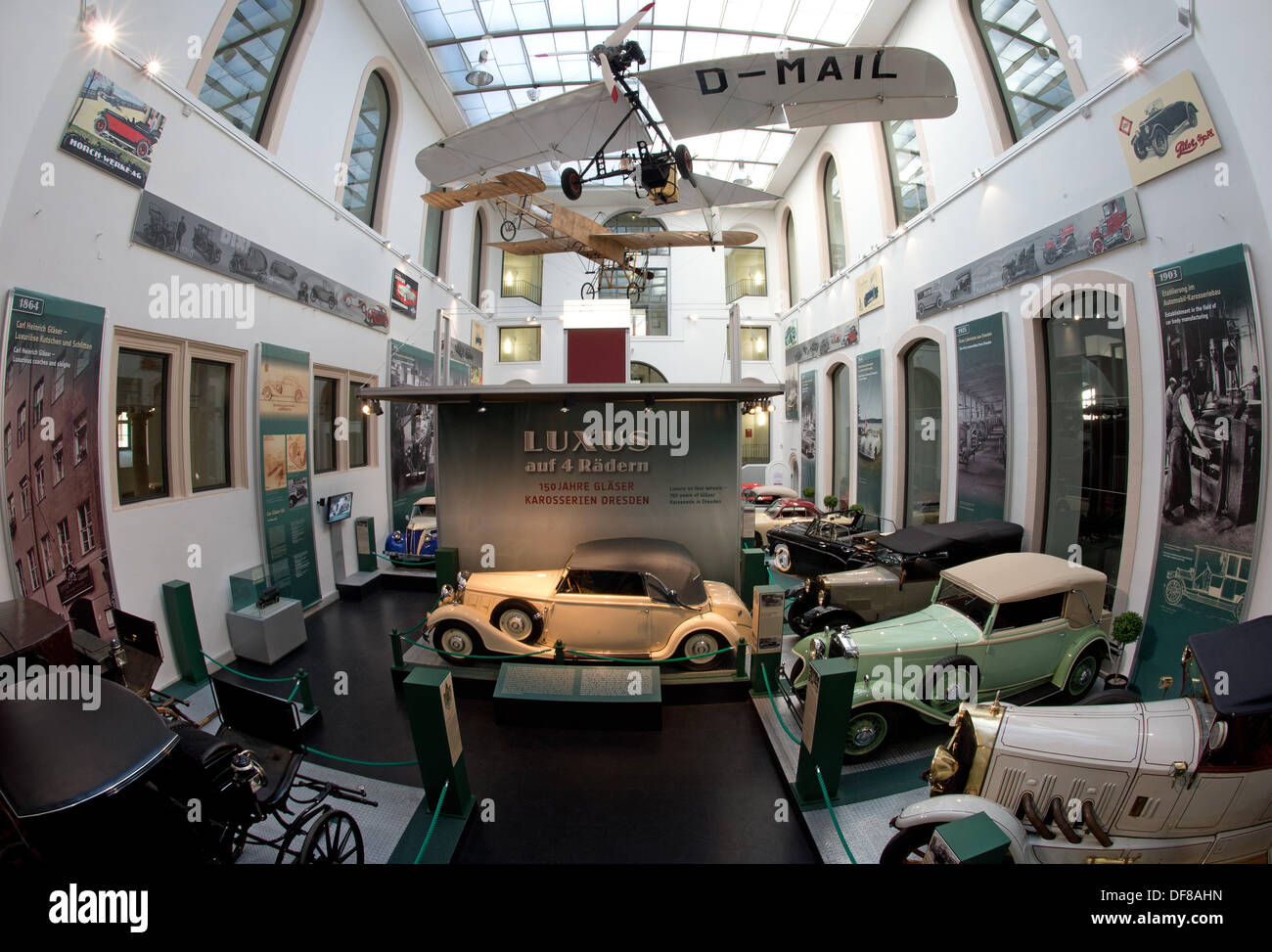 Oldtimer cars with luxurious and expensive cabriolet roofs by German ...