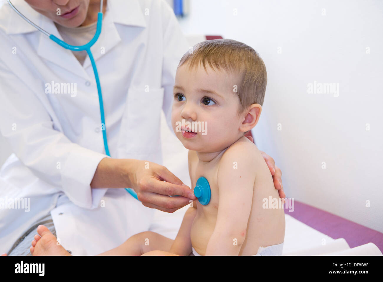 Auscultation male hi-res stock photography and images - Alamy