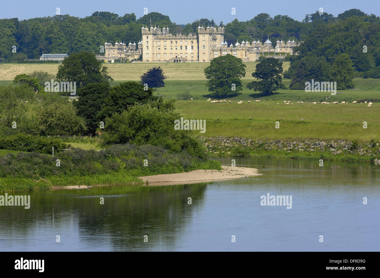 River tweed kelso hi-res stock photography and images - Alamy