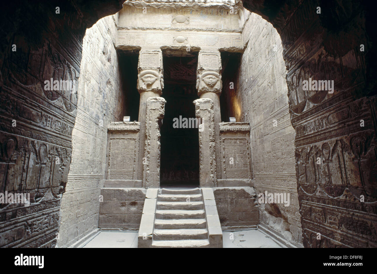 Temple of hathor dandarah hi-res stock photography and images - Alamy