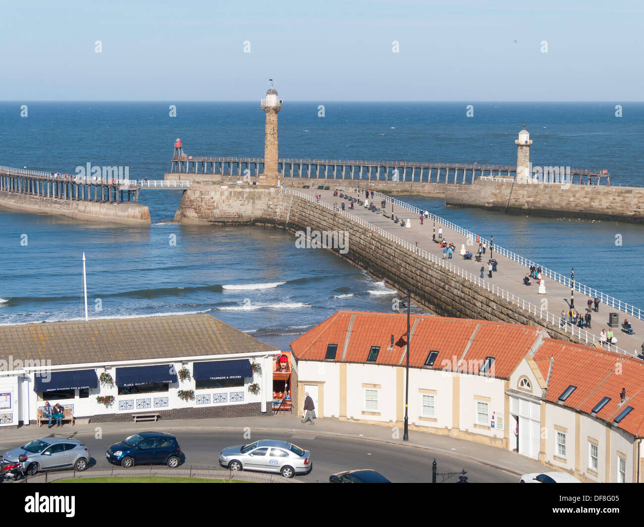 Whitby harbour west pier lighthouse hi-res stock photography and images ...