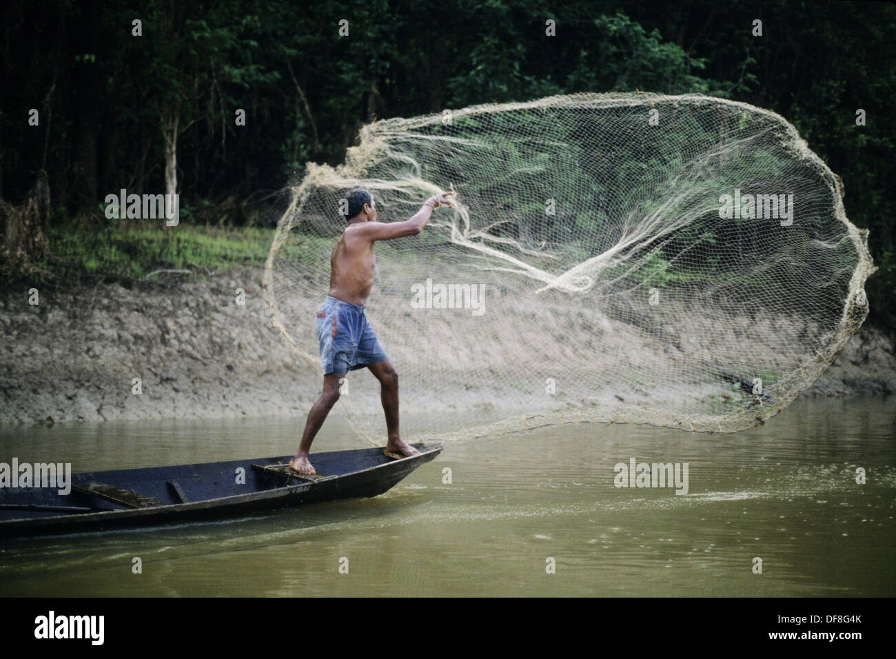 Native american fishing net hi-res stock photography and images - Alamy