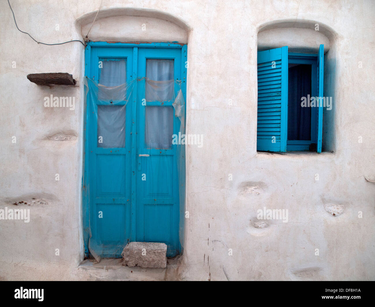 The hill-side village of Lefkes, on the Greek island of Paros Stock ...