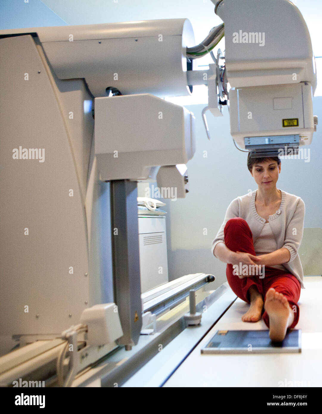 X ray technician foot hi-res stock photography and images - Alamy