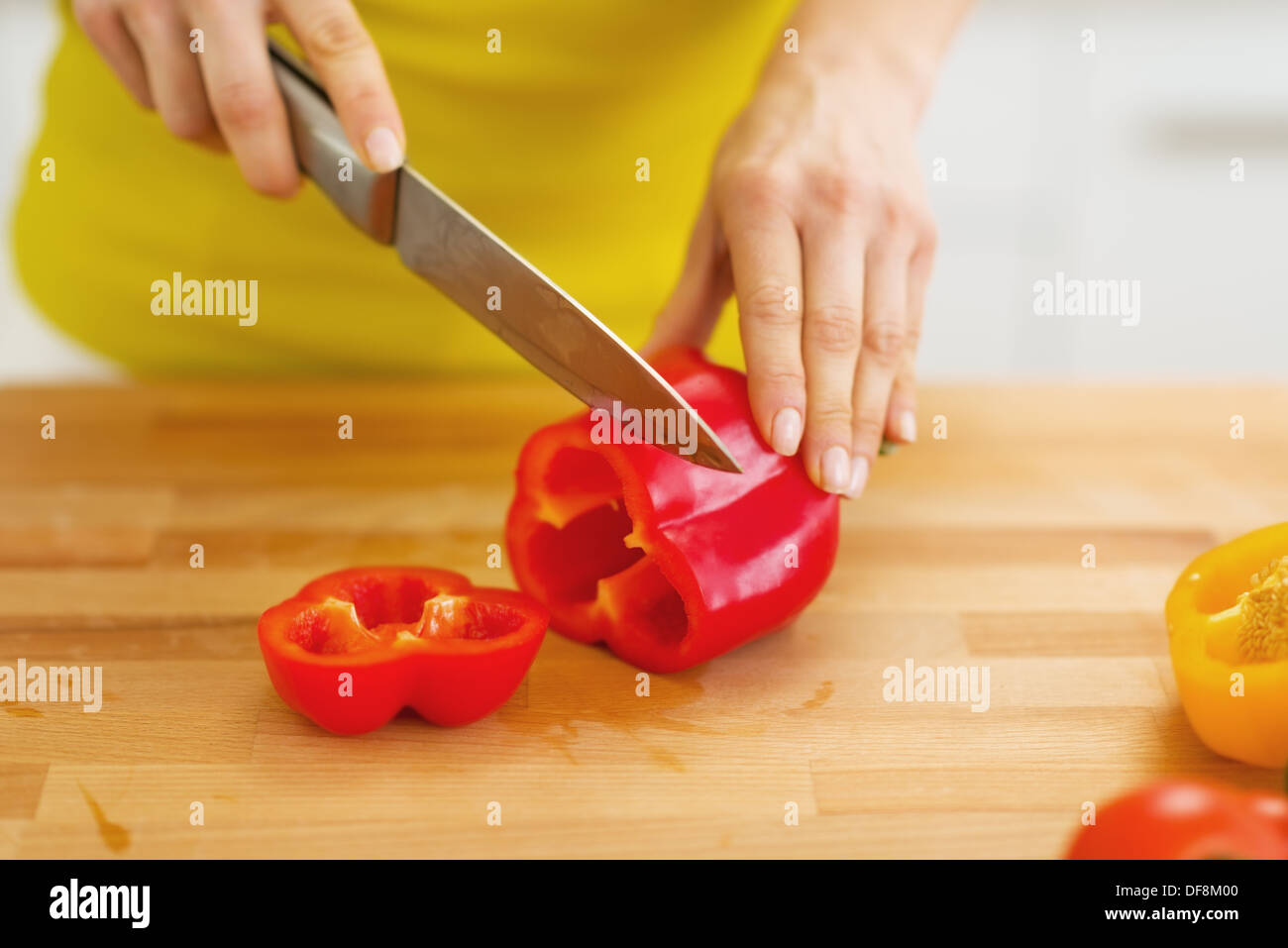 Cutting red bell pepper hi-res stock photography and images - Alamy