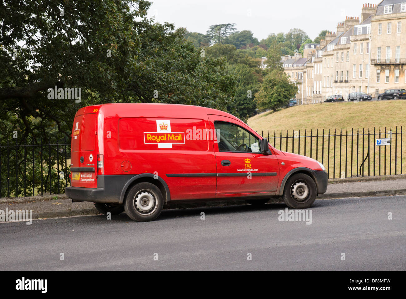 Red royal mail van hi-res stock photography and images - Alamy