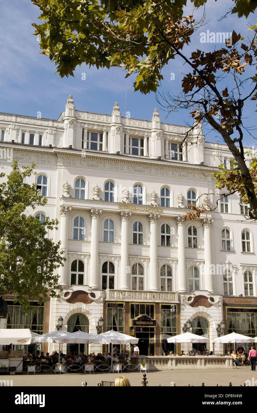 Gerbeaud pastry hi-res stock photography and images - Alamy