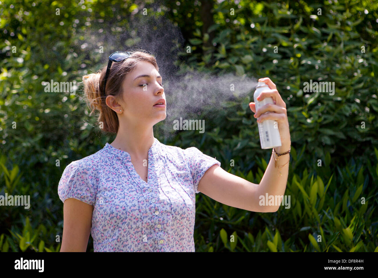WARM WEATHER, WOMAN Stock Photo - Alamy