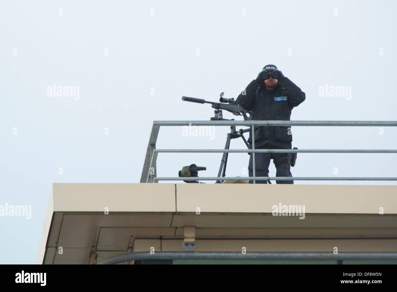 Sniper police hi-res stock photography and images - Alamy