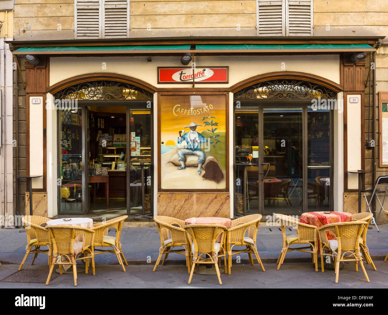 Small italian cafe hi-res stock photography and images - Alamy