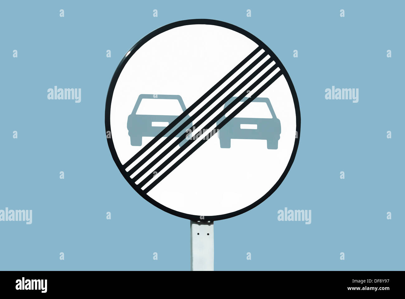 Traffic Signal, End of overtaking ban Stock Photo - Alamy
