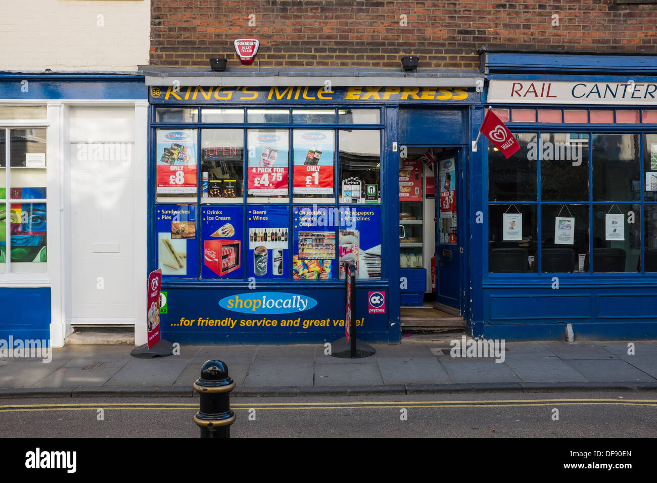 Local shopfront shop hi-res stock photography and images - Alamy