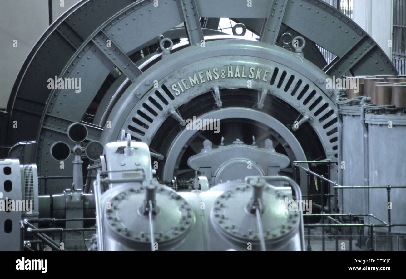 Generator machines hi-res stock photography and images - Alamy