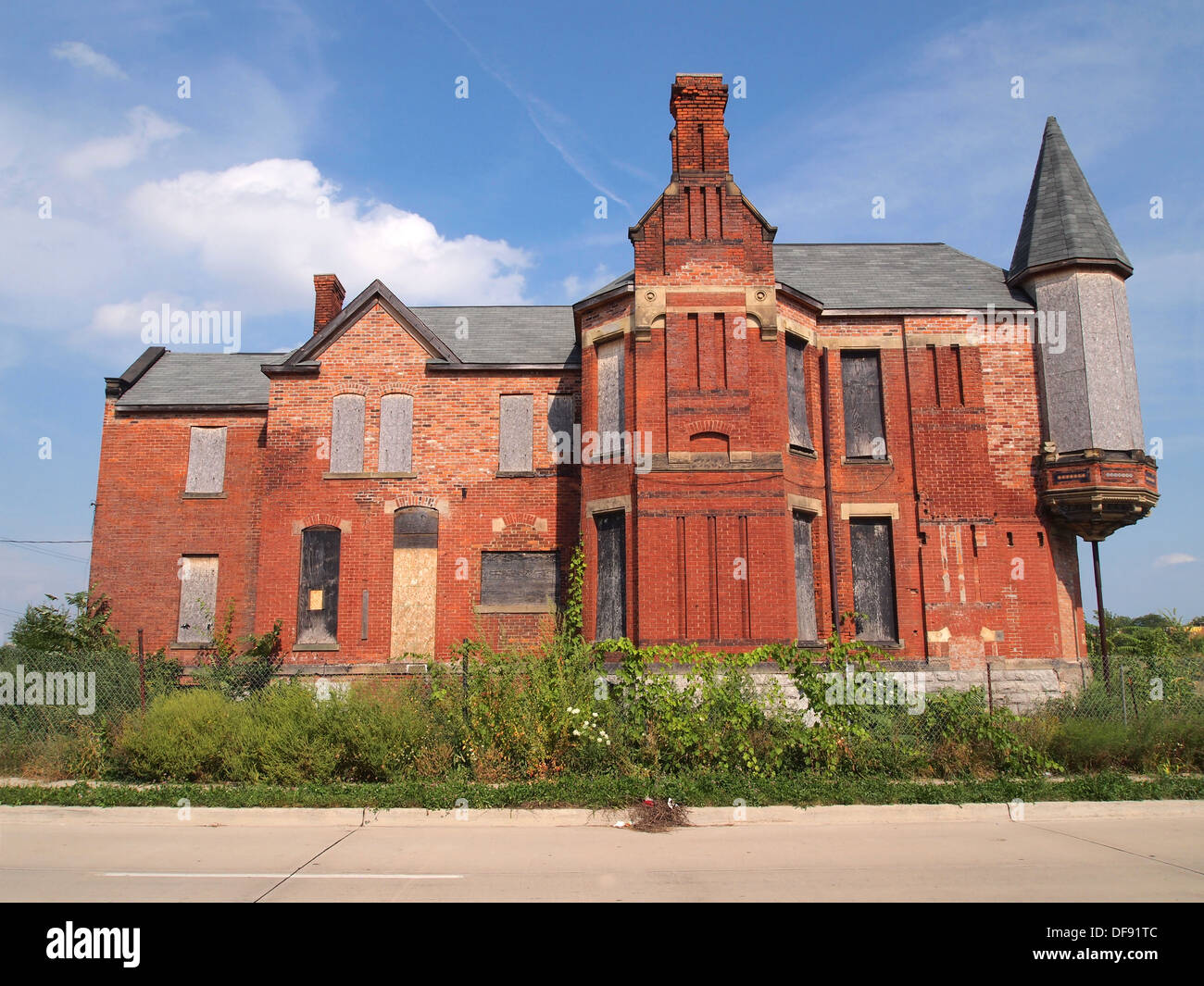 Boarded up house in Detroit, Michigan, USA Stock Photo - Alamy