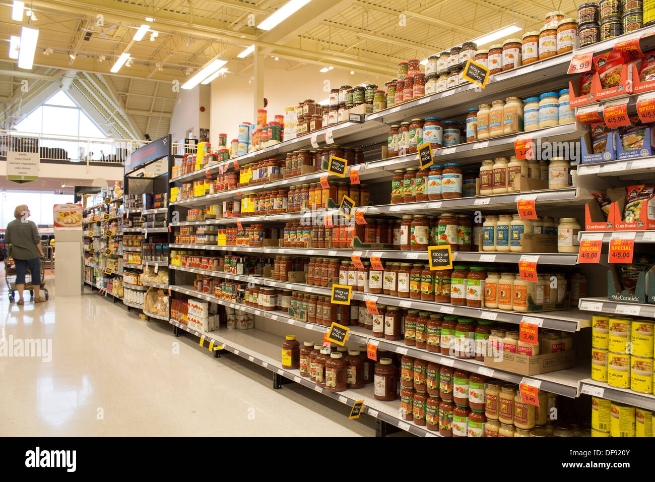 Pasta supermarket hi-res stock photography and images - Alamy