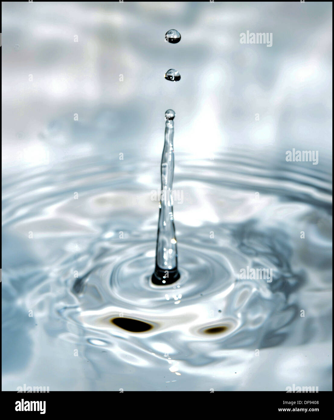 frozen in time drips and splashes of water Stock Photo - Alamy