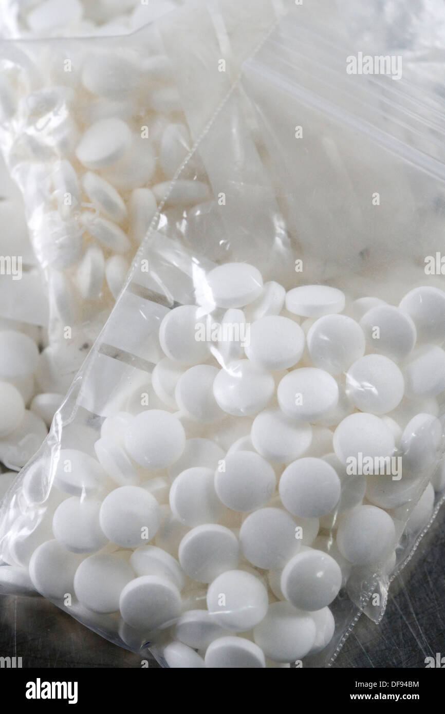 Sachet drugs hi-res stock photography and images - Alamy