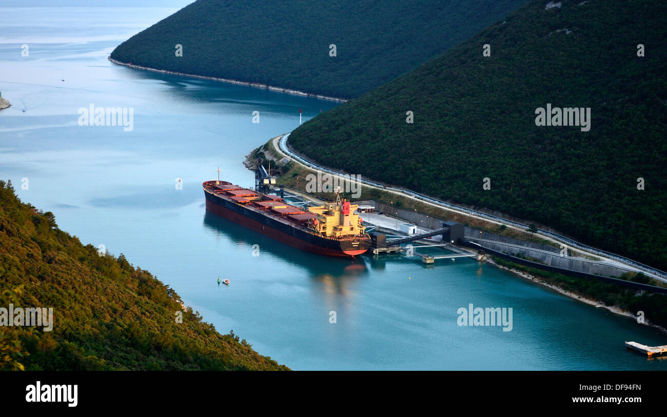 Cargo ship in Plomin Luka (harbour) Istria Croatia Stock Photo - Alamy