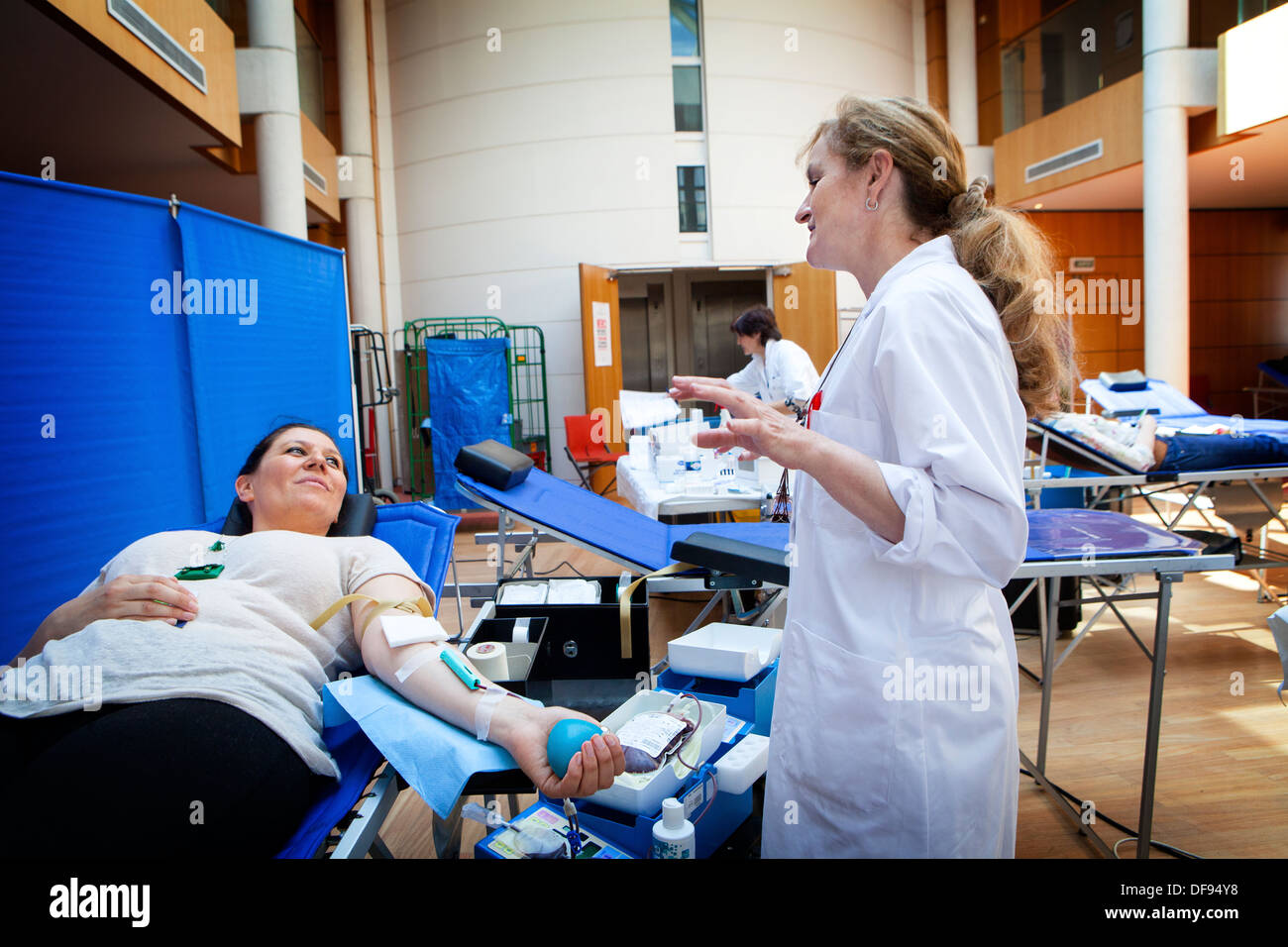 Donating blood hi-res stock photography and images - Alamy