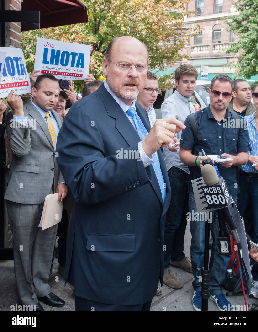 Politics politician campaigning hi-res stock photography and images - Alamy