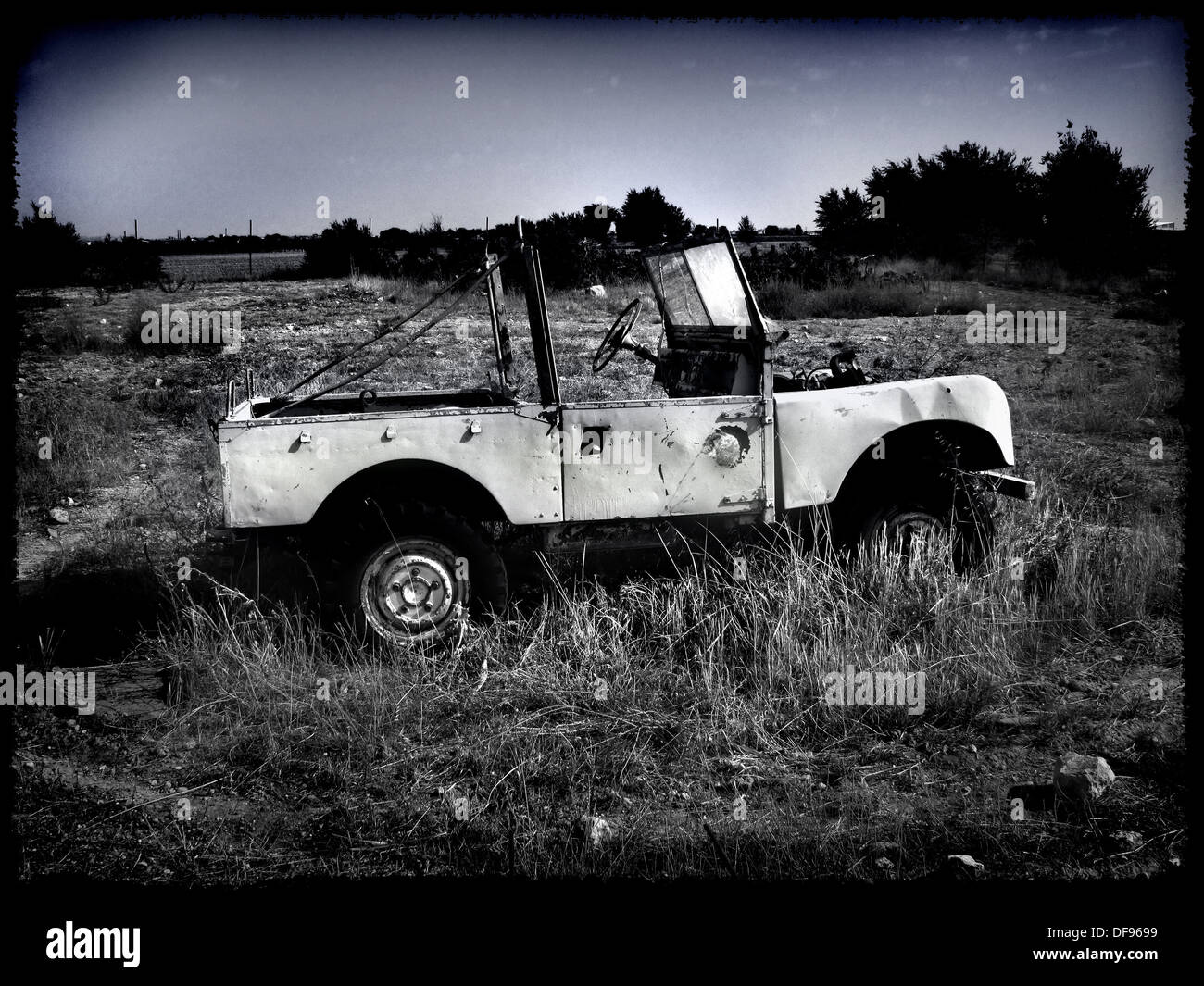 Scrap land rover hi-res stock photography and images - Alamy
