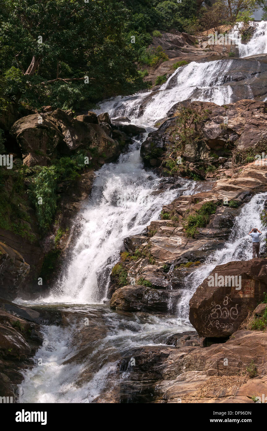 Ravana Ella in Sinhala, a popular sightseeing attraction in Sri Lanka ...
