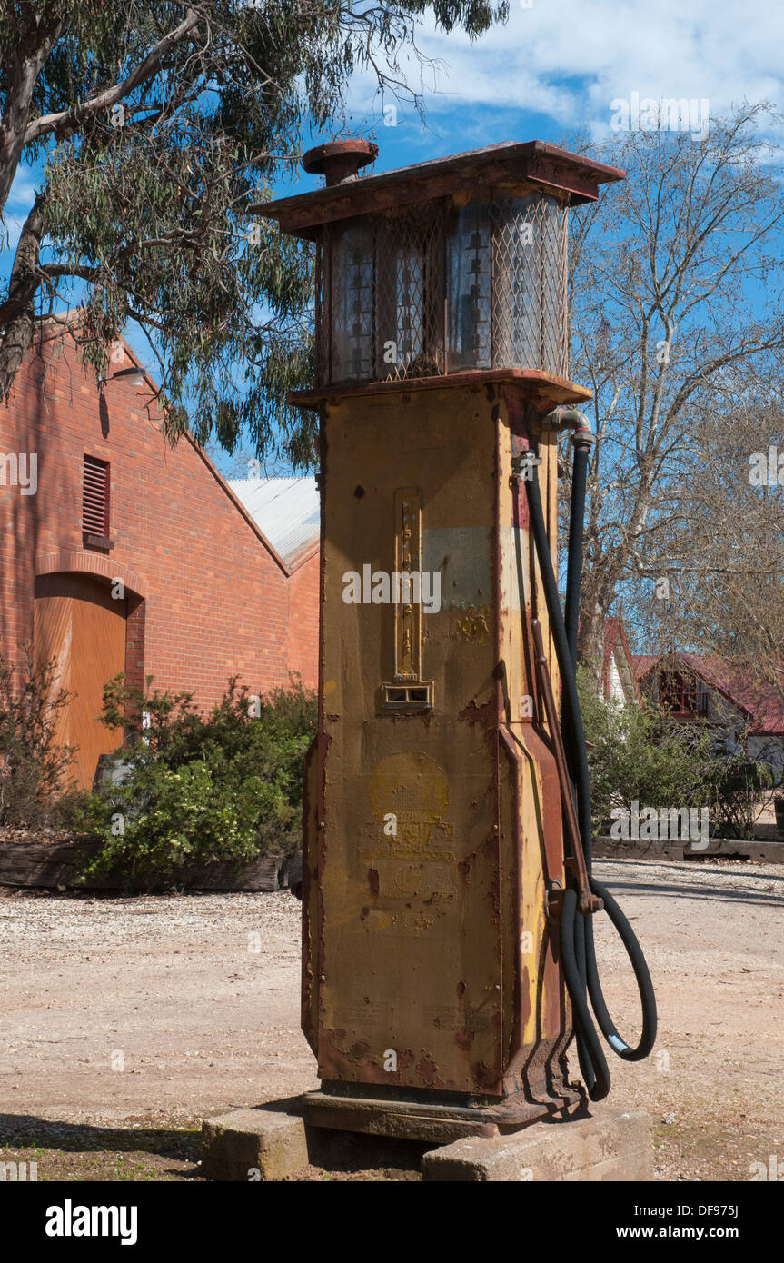 Petrol bowser hi-res stock photography and images - Alamy