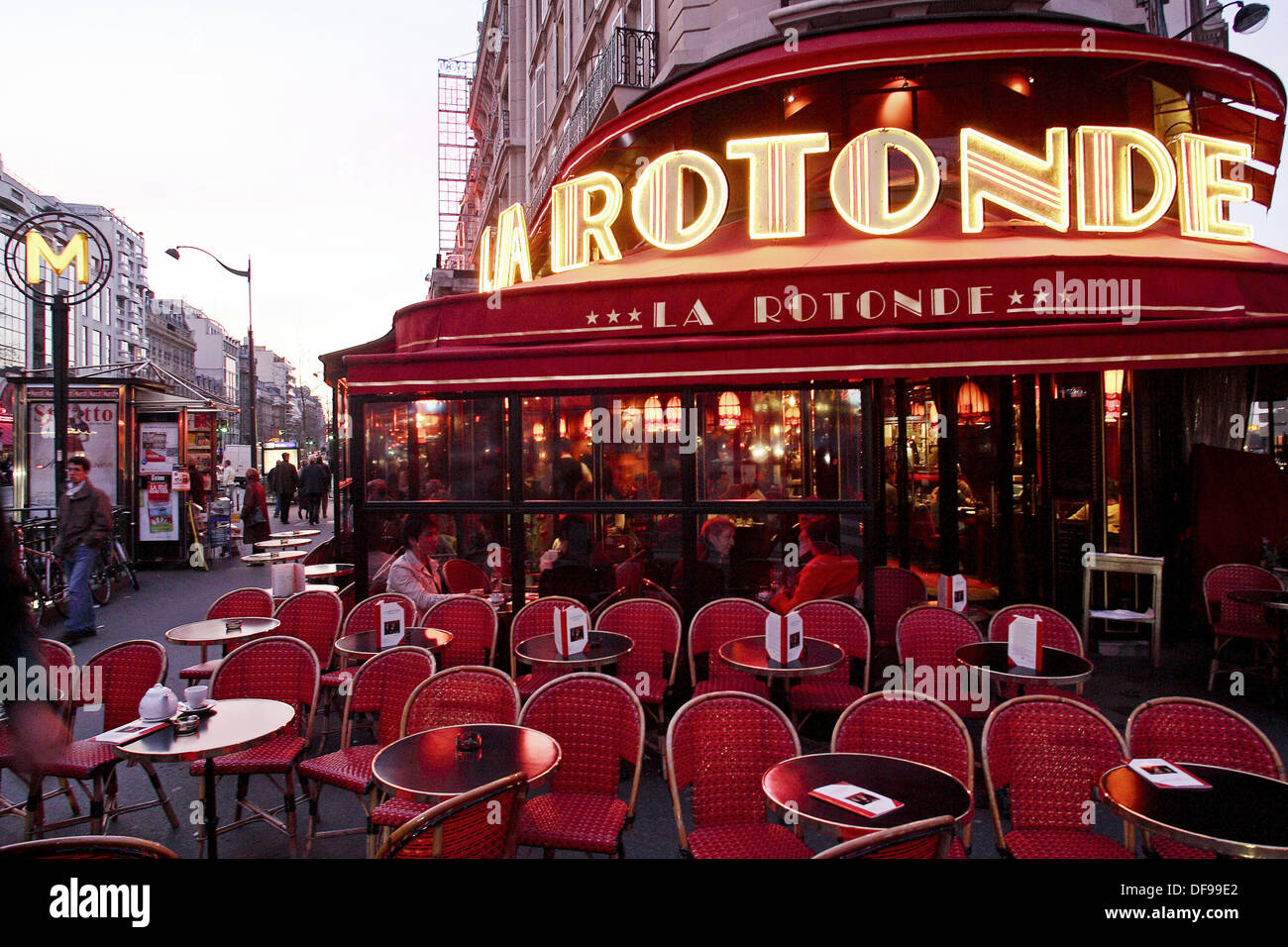 Paris La Rotonde High Resolution Stock Photography and Images - Alamy