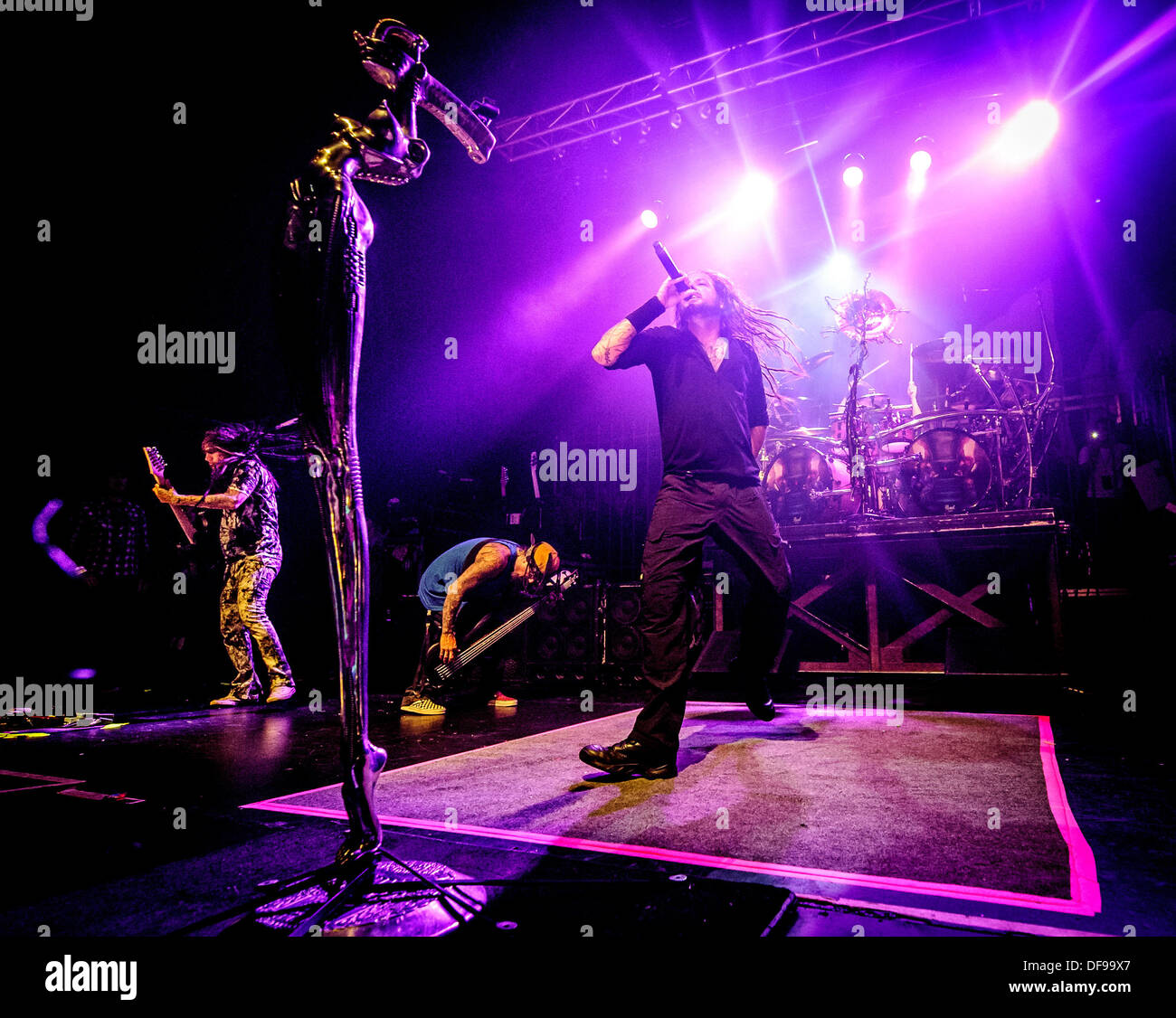 Jonathan davis lead singer in hi-res stock photography and images - Alamy