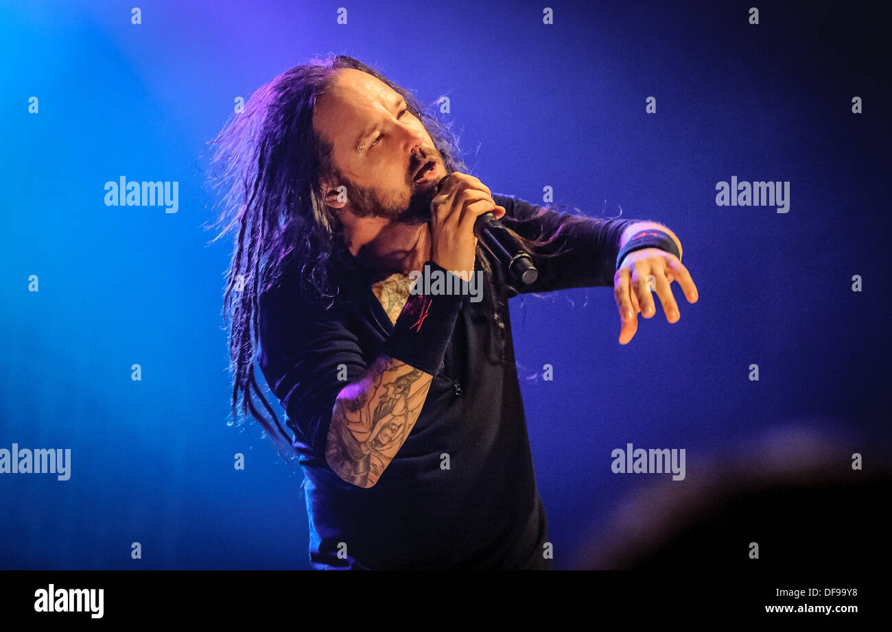 Jonathan davis lead singer in hi-res stock photography and images - Alamy