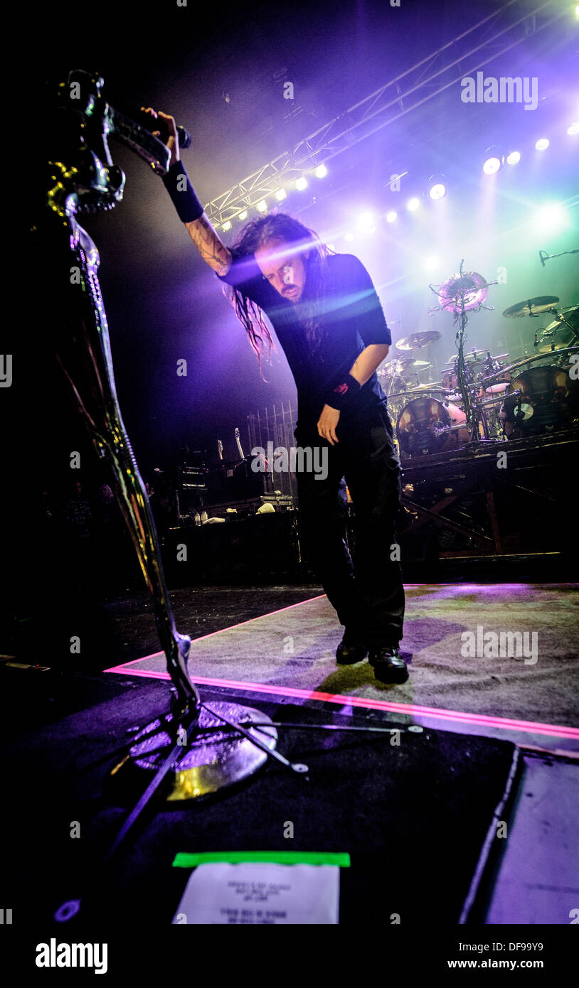 Jonathan davis lead singer in hi-res stock photography and images - Alamy