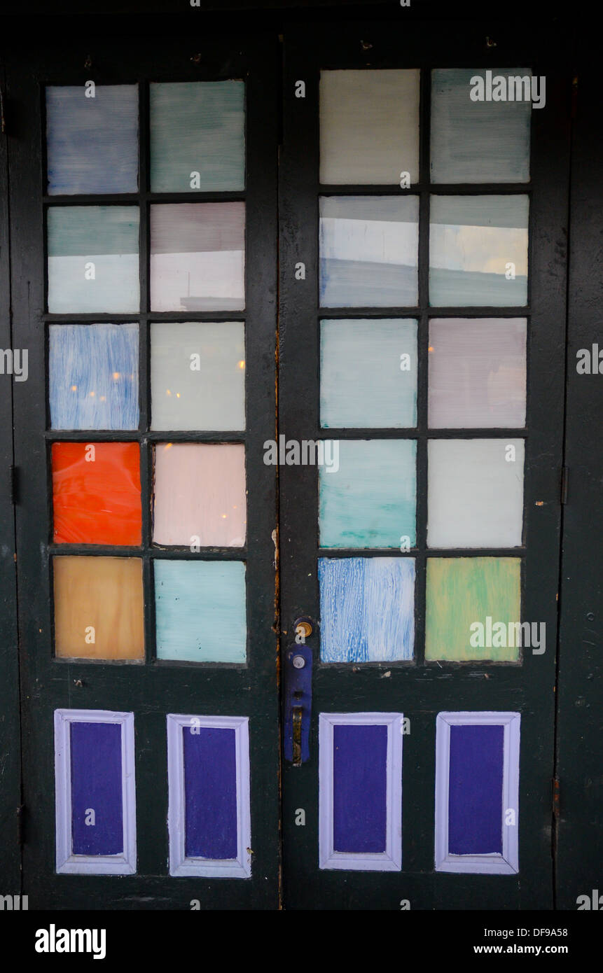 Retro doors hi-res stock photography and images - Alamy