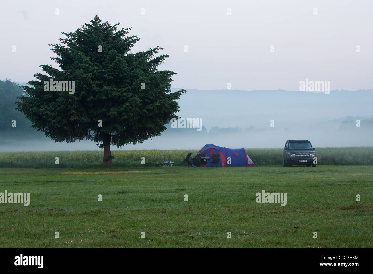 Early morning camp site Stock Photo - Alamy