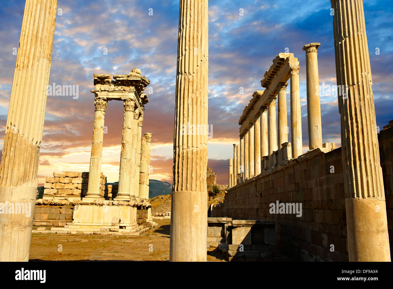The roman temple hi-res stock photography and images - Alamy