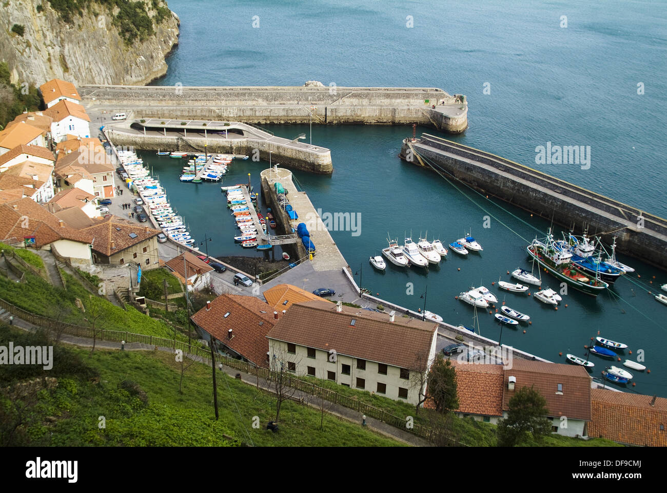 Elantxobe Harbour High Resolution Stock Photography and Images - Alamy