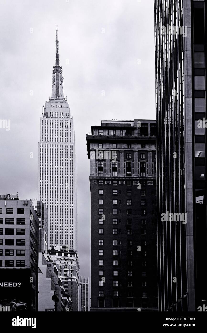 Black and white empire state building hi-res stock photography and ...