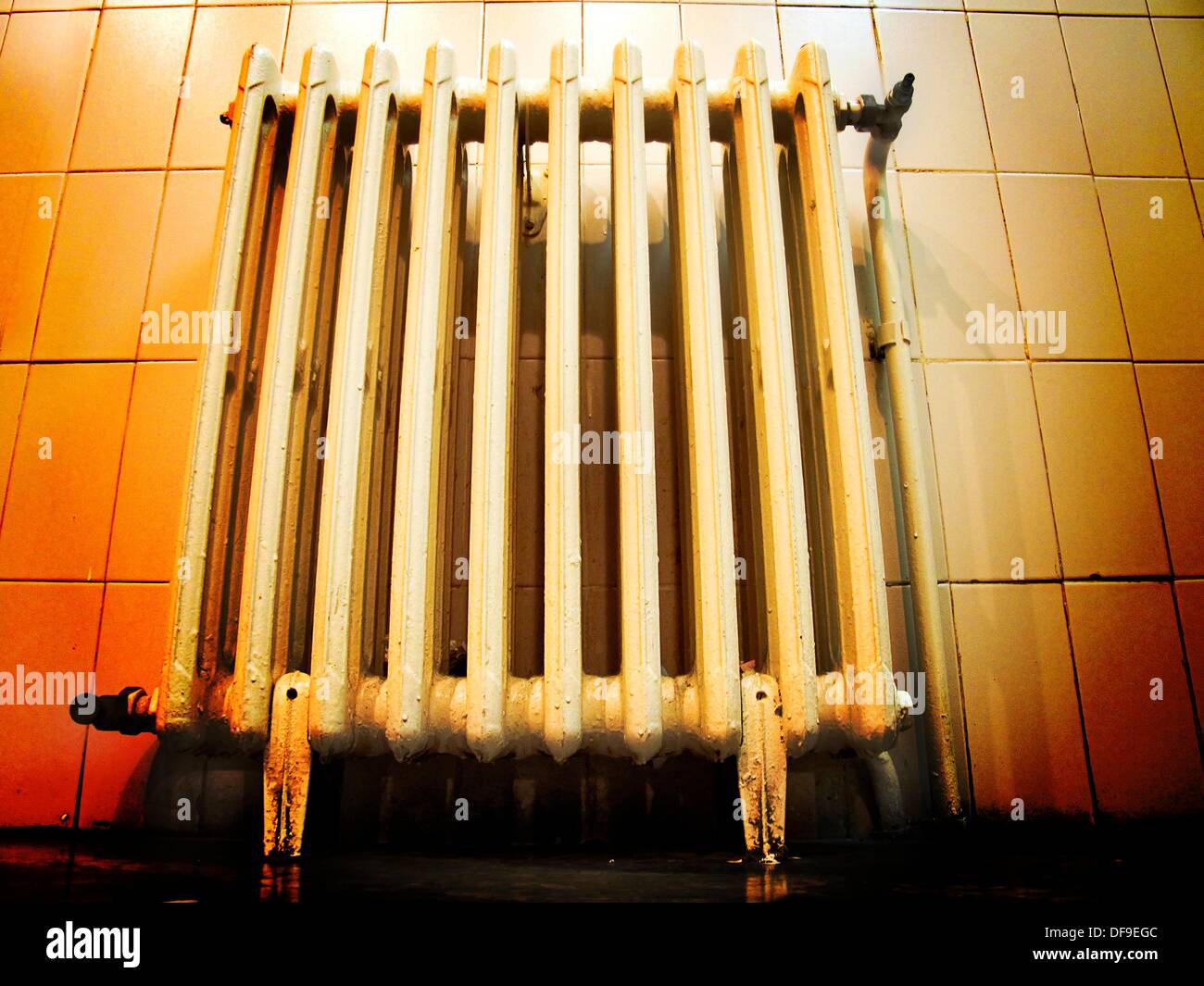 Outdated radiator hi-res stock photography and images - Alamy