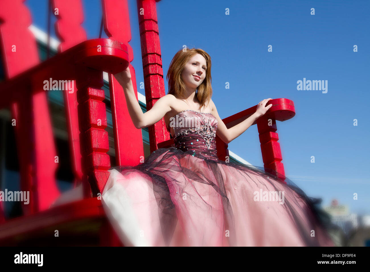 Oversized red chair hi-res stock photography and images - Alamy