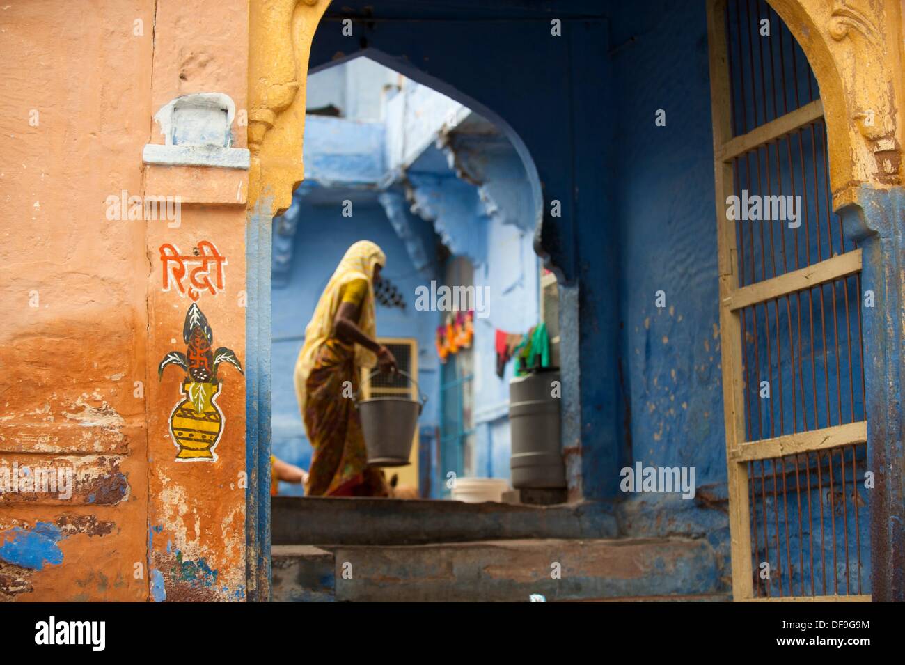 Brahmin caste hi-res stock photography and images - Alamy