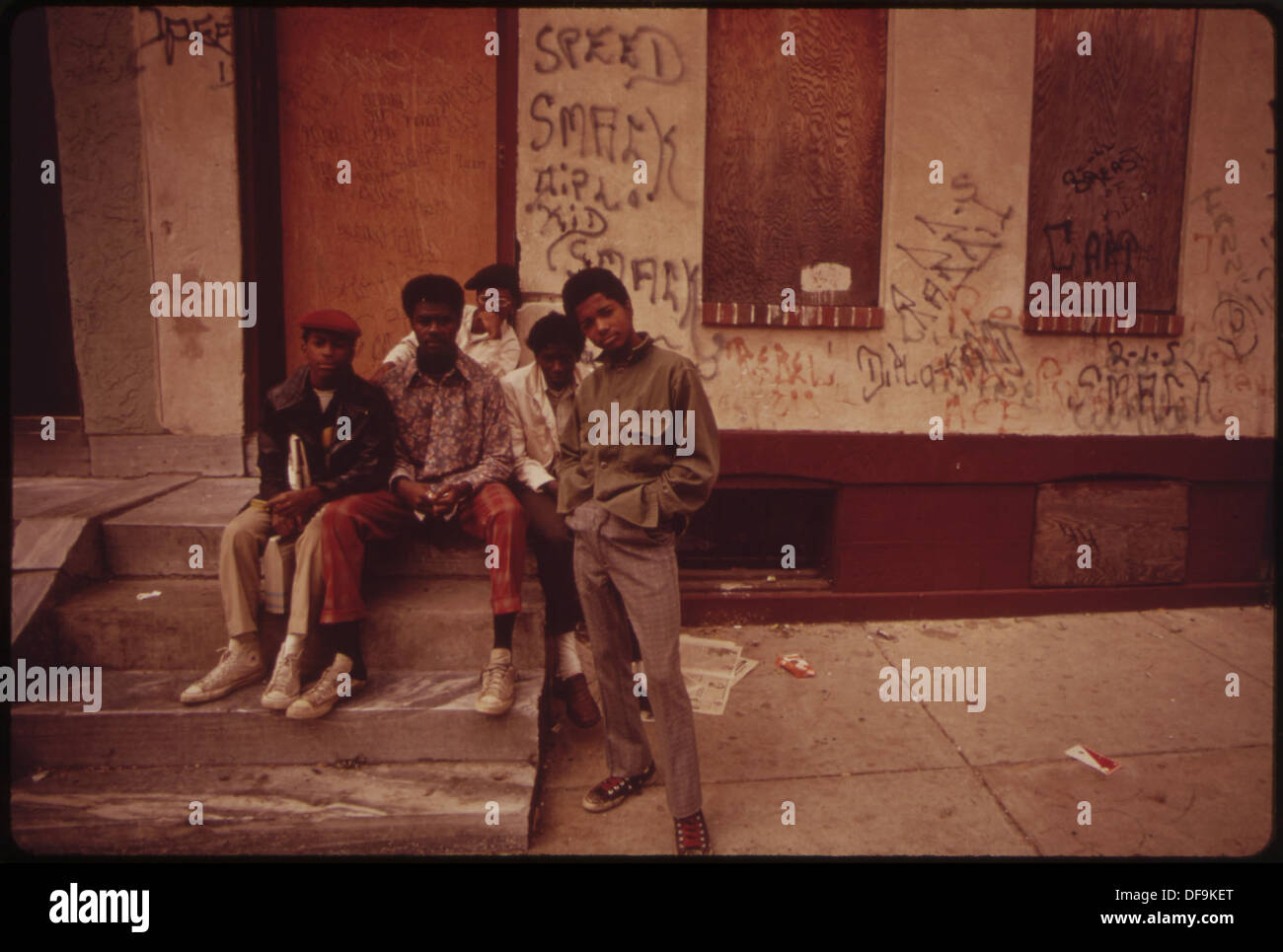 Gang members usa street hi-res stock photography and images - Alamy