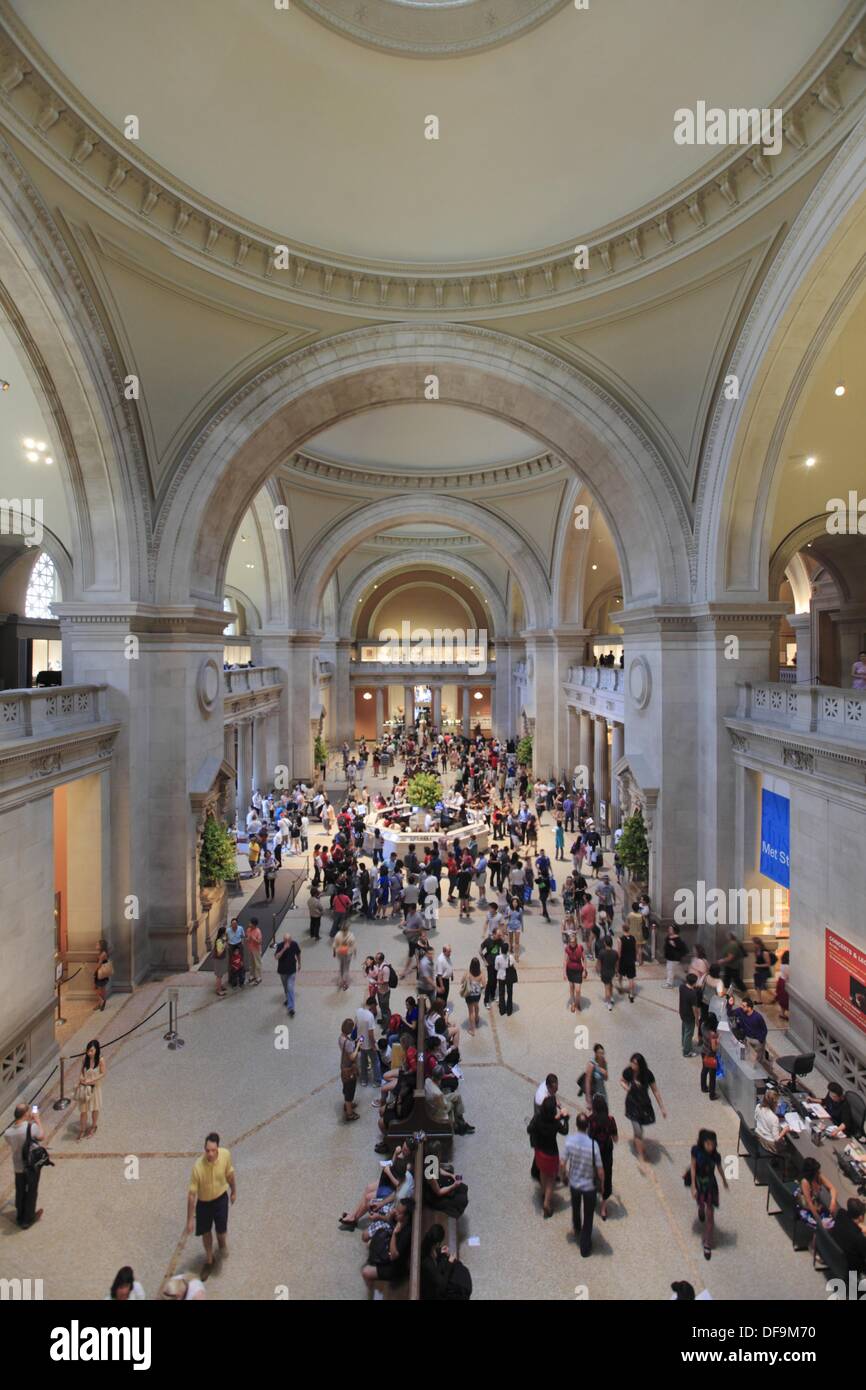 Metropolitan museum art great hall hi-res stock photography and images ...