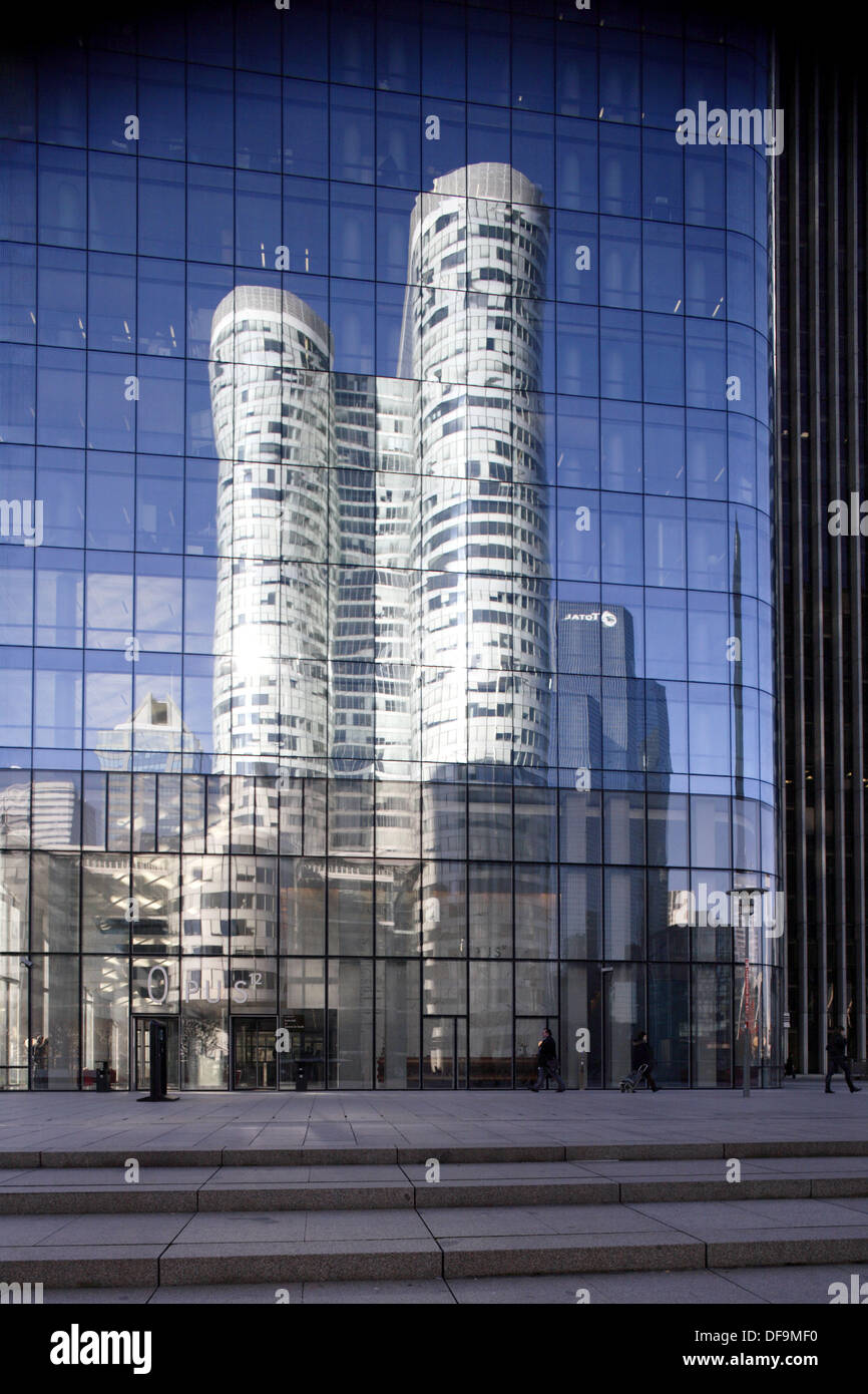 Coeur defense skyscraper hi-res stock photography and images - Alamy