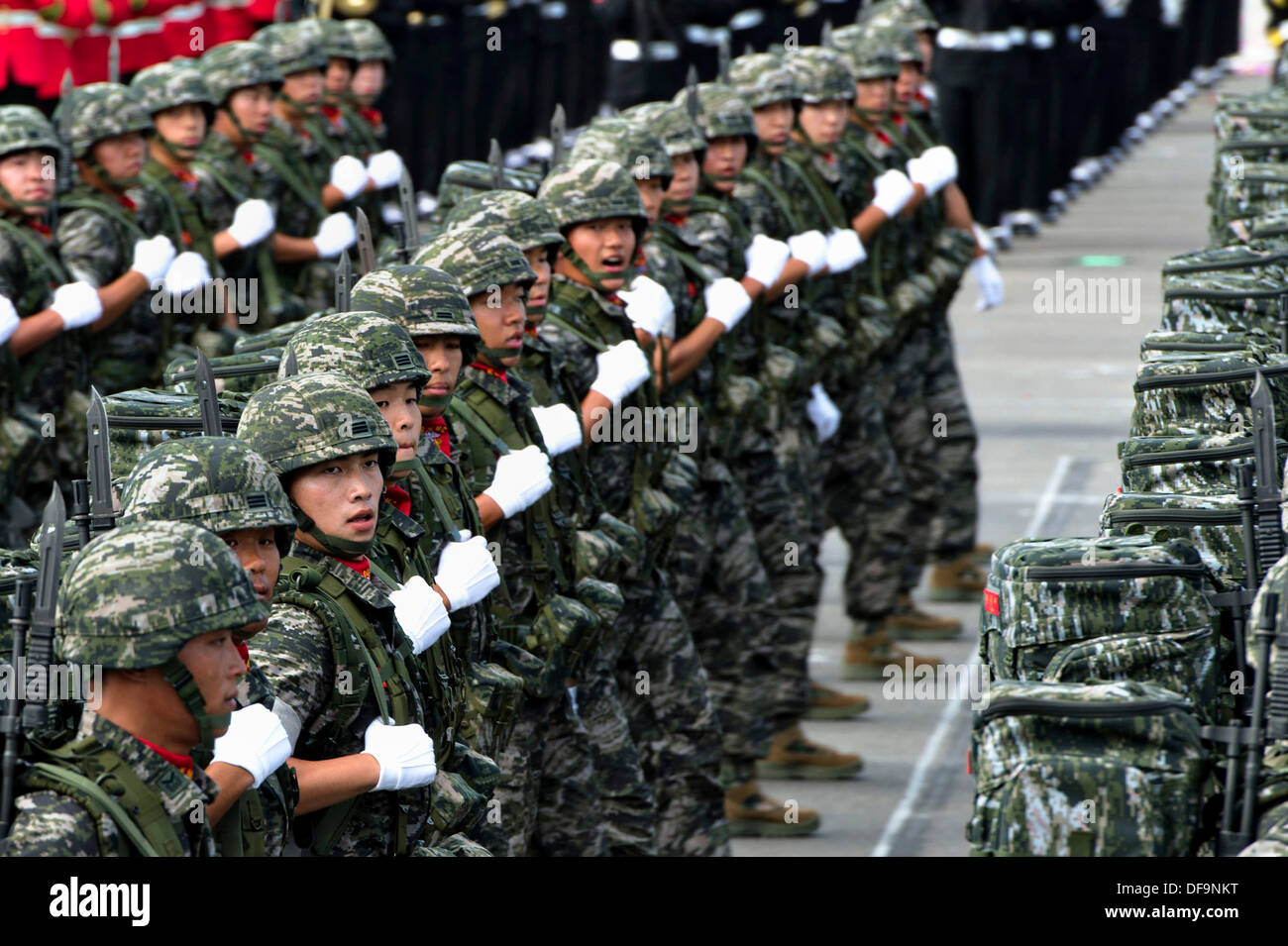 Korea soldiers hi-res stock photography and images - Alamy