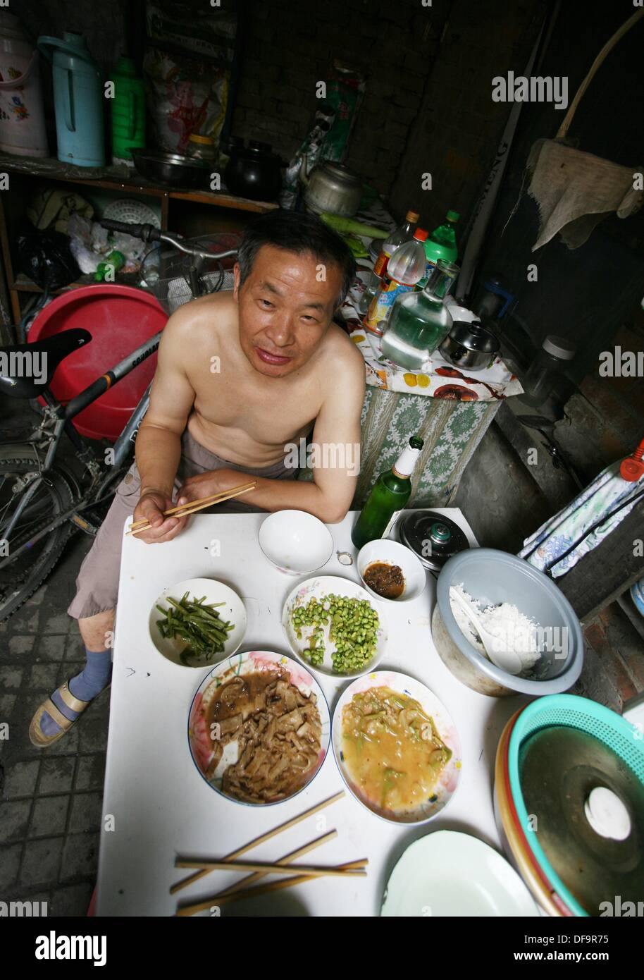 Poor man house hi-res stock photography and images - Alamy